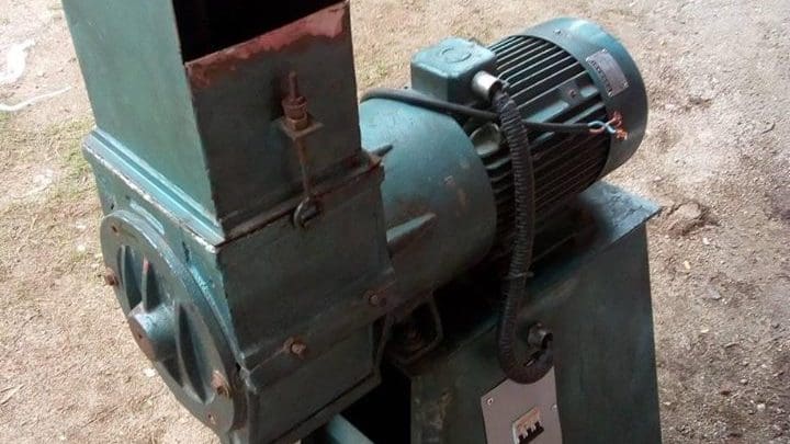 La Paisanita adquirió una máquina moledora de botellas de plástico para hacer ladrillos ecológicos